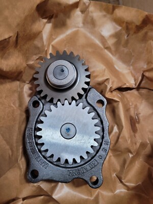 New Cummins 4BT Engine Oil Pump Assembly 4939585 J937027 NSN 2990-01 ...