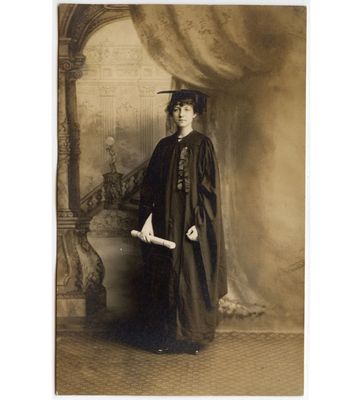 YOUNG GRADUATE IN CAP AND GOWN ANTIQUE PHOTO POST CARD | eBay