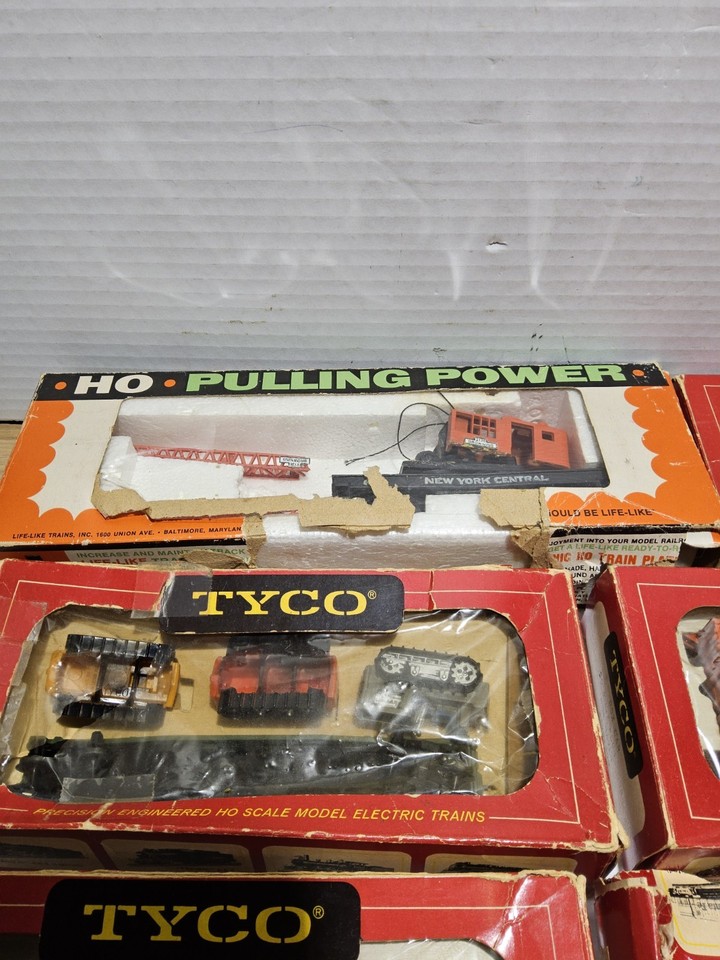 Collection Of Vntg 1970 TYCO HO Scale Electric Train Sets Boxes With ...