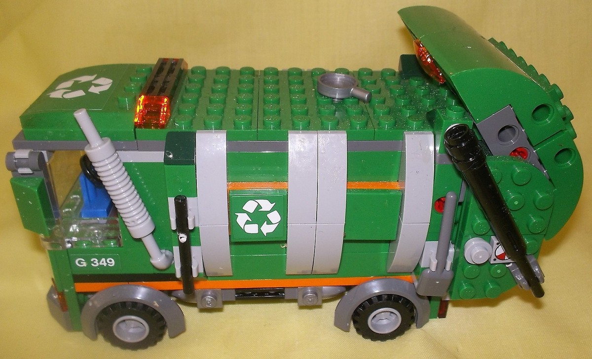 Lego Movie Trash Chomper 2 IN 1 LEGO MOVIE SET 70805 TRASH CHOMPER