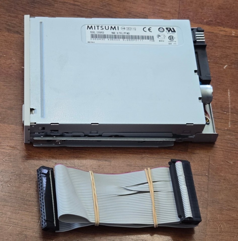 Mitsumi Beige Floppy Drive Internal 1.44 MB 3.5 inch D359M3D w/ Data ...
