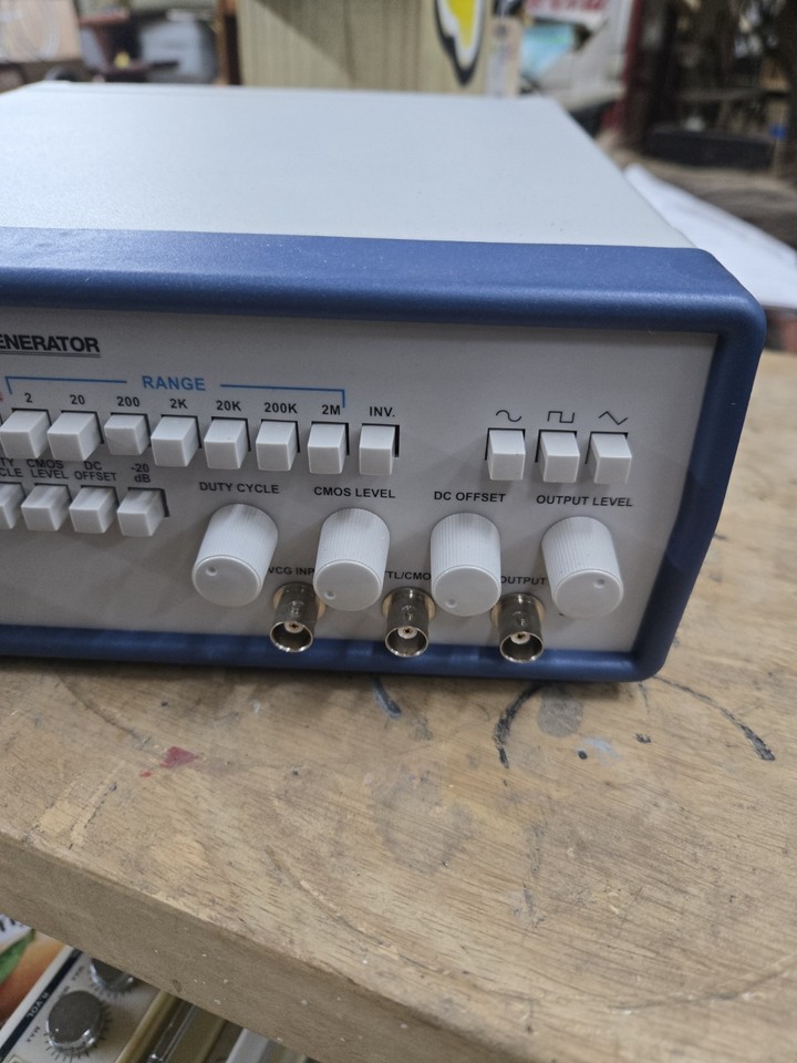 BK Precision Model 4010A ~ 2MHz Function Generator ~ Working - Free ...