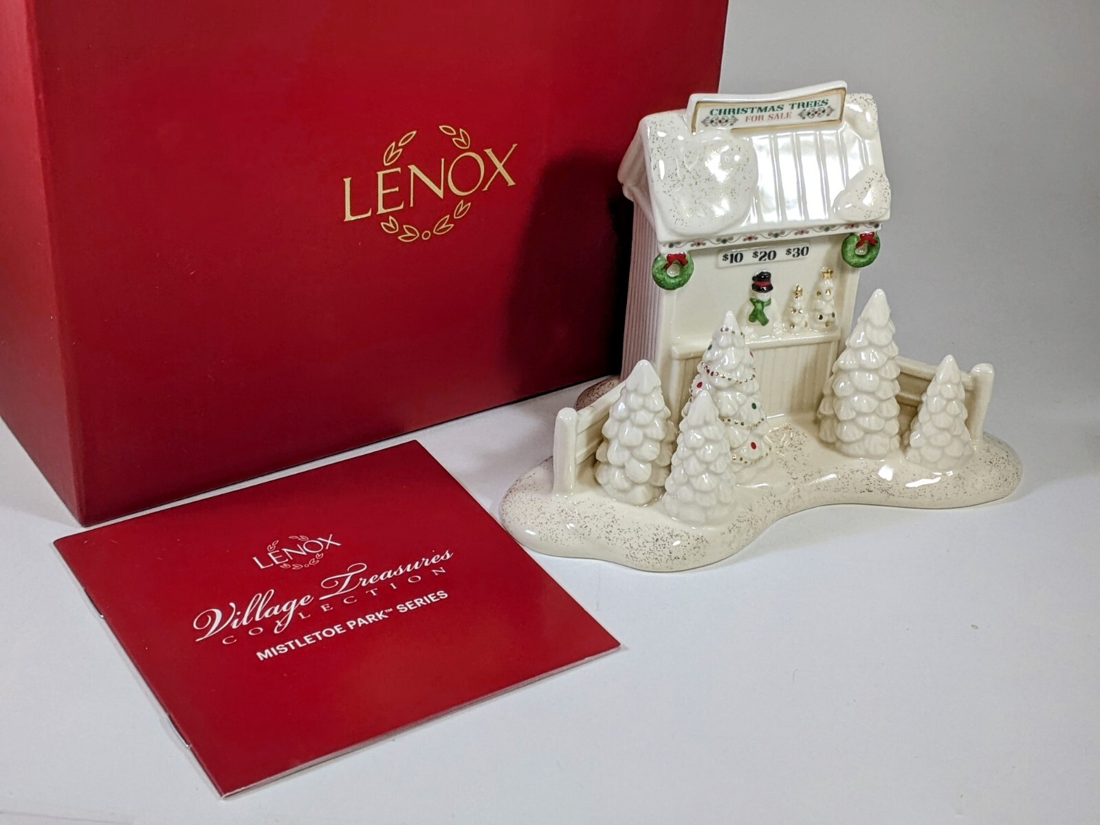 Lenox Mistletoe Park Village Treasures Collection Tree Stand Figure New ...