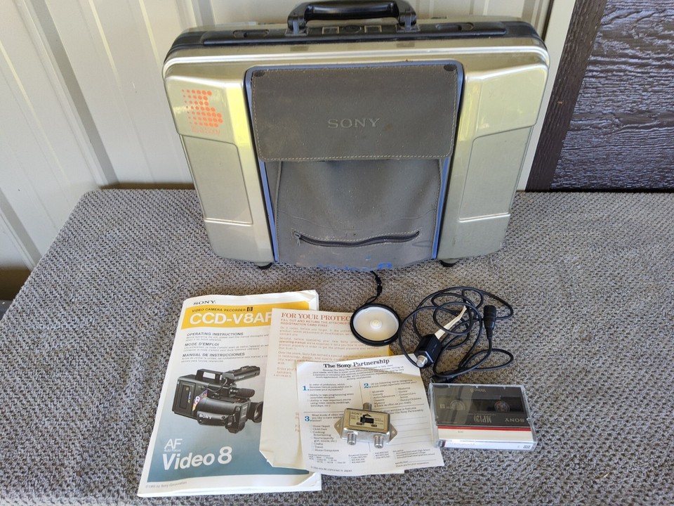 Vintage Sony CCD-V8AF 8mm Video 8 Video Camera Recorder Bundle | eBay