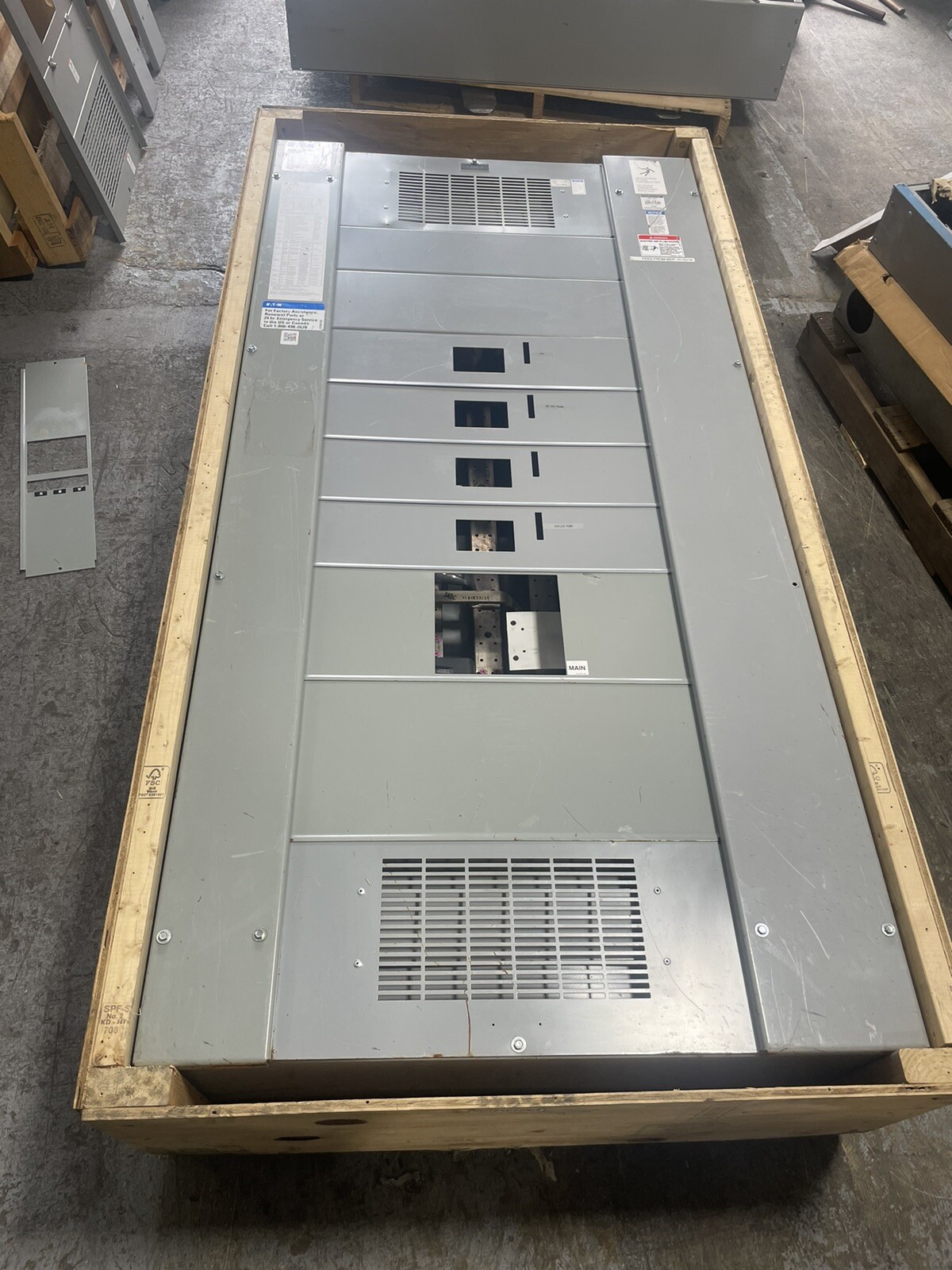 EATON PRL4 1200A MAIN BREAKER PANELBOARD 120/208V 3P4W NEMA 1 SURFACE ...