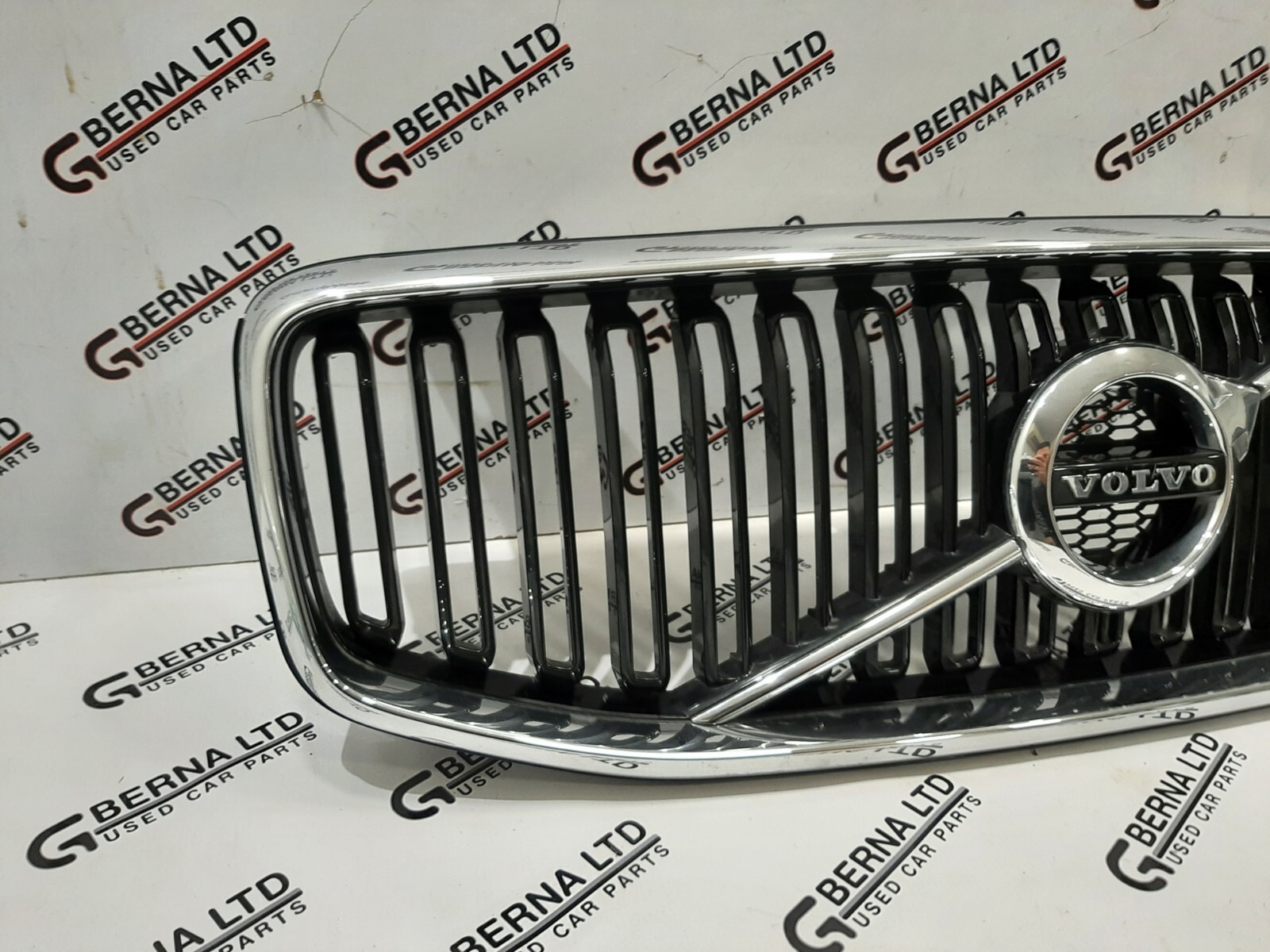 GENUINE VOLVO XC60 2017-2023 FRONT RADIATOR GRILL 31425532 31425536 ...