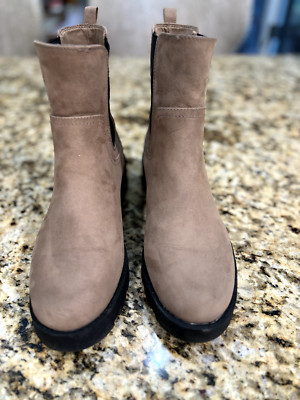 Old Navy Chunky Chelsea Taupe Ankle Boots Women’s Winter Fashion Size ...