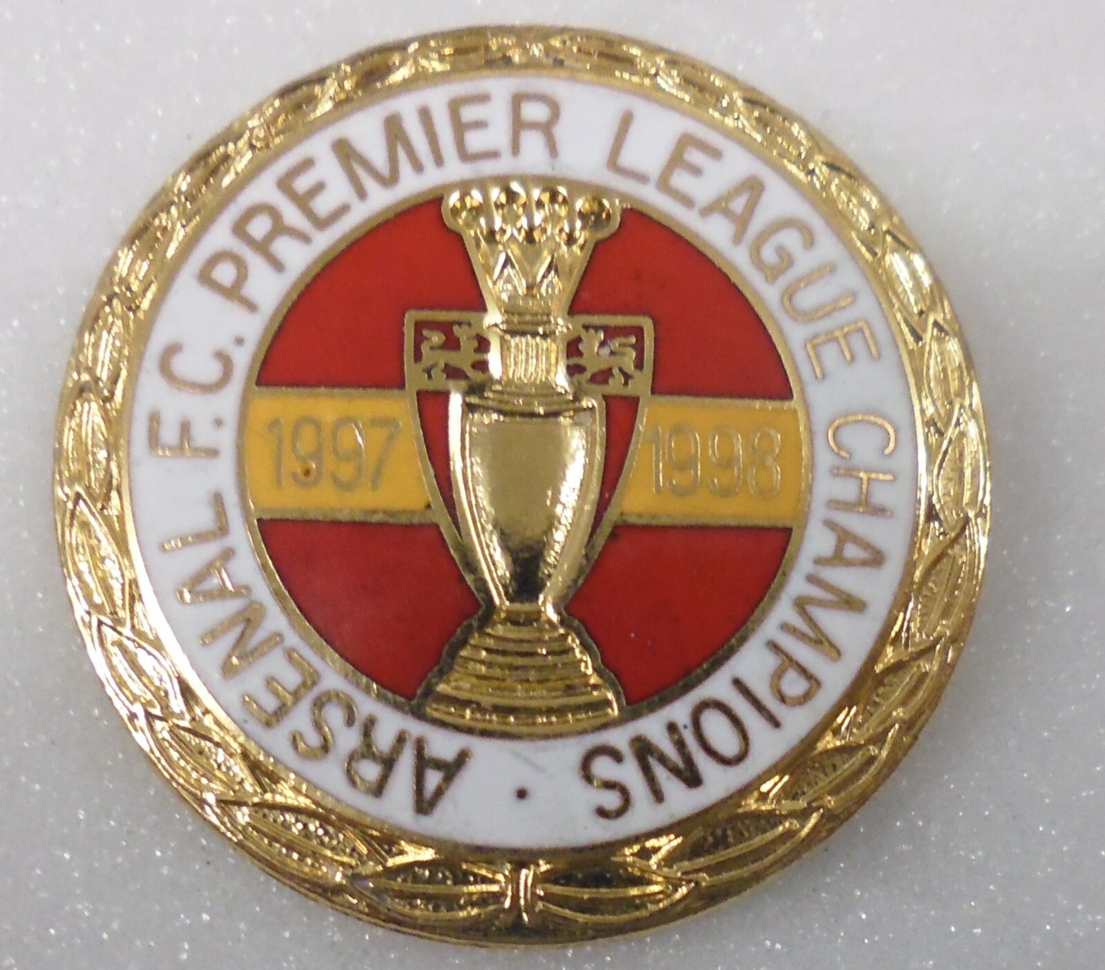 ARSENAL FOOTBALL Enamel Pin Badge PREMIER LEAGUE CHAMPIONS 1997-98 ...