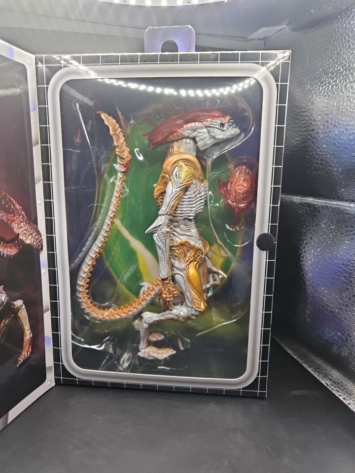 NECA Aliens Panther Action Figure Alien Collectible with Box | eBay