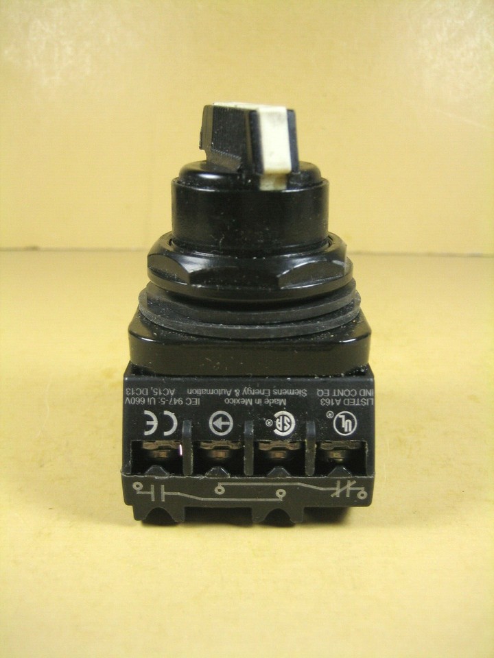 Siemens 52SX2CAB w/ 2EA 52BJK 3 Position, missing mounting nut, Lot of ...