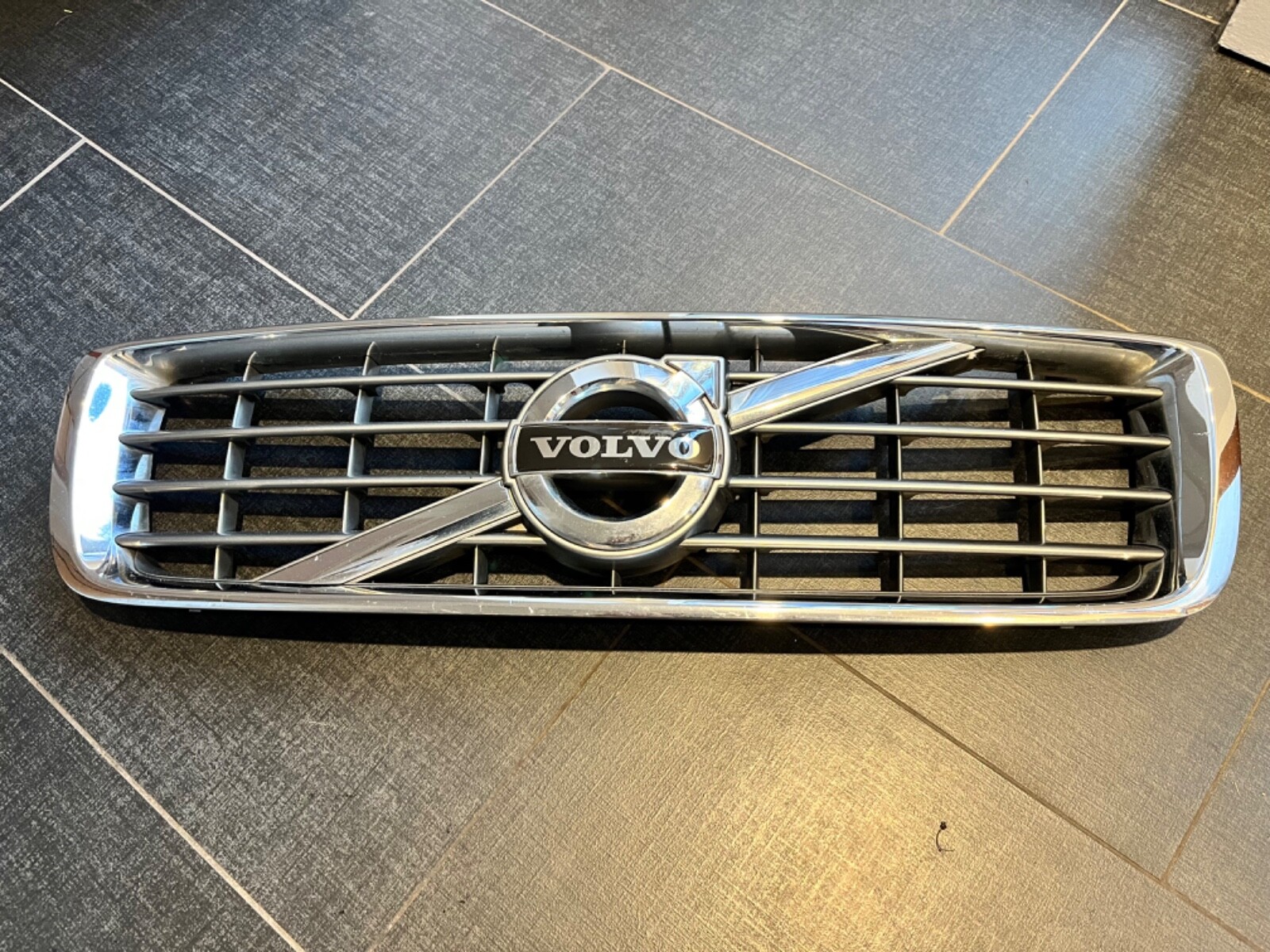 Volvo OEM 2010-2013 S80 Front Bumper Grille Assembly 31283261 for sale ...