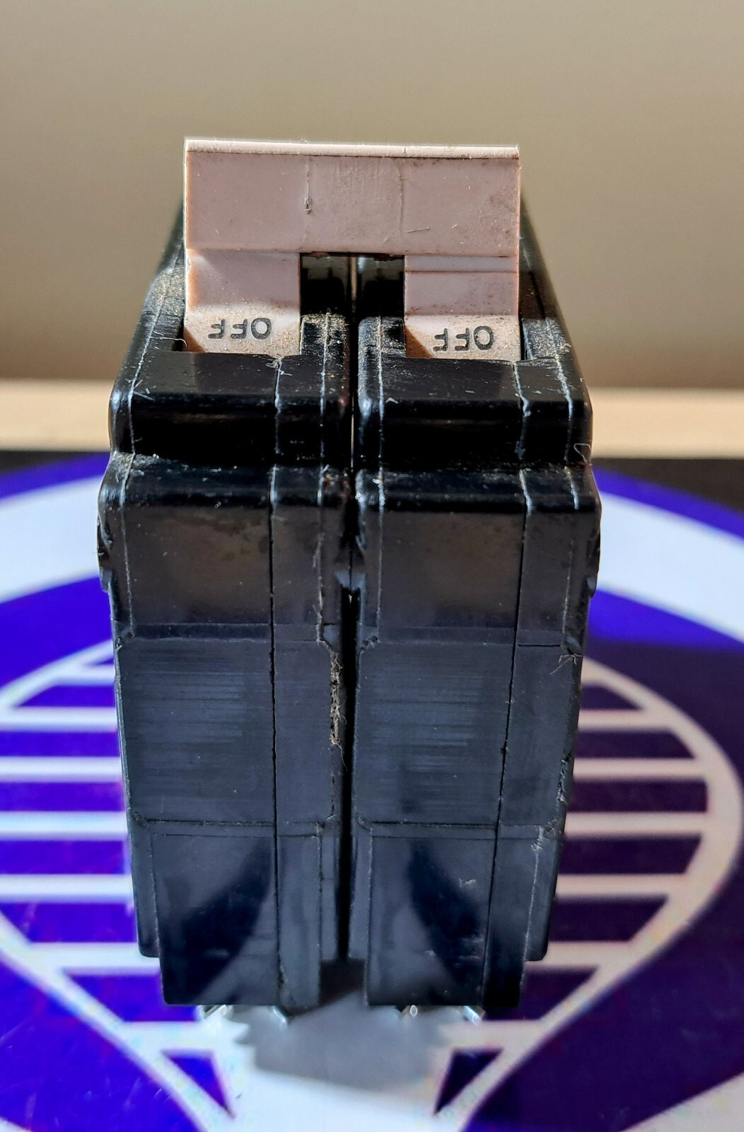 UND LAB INC CIRCUIT BREAKER XR-1915 2 POLE 120/240 V.A.C. 50 AMP | eBay