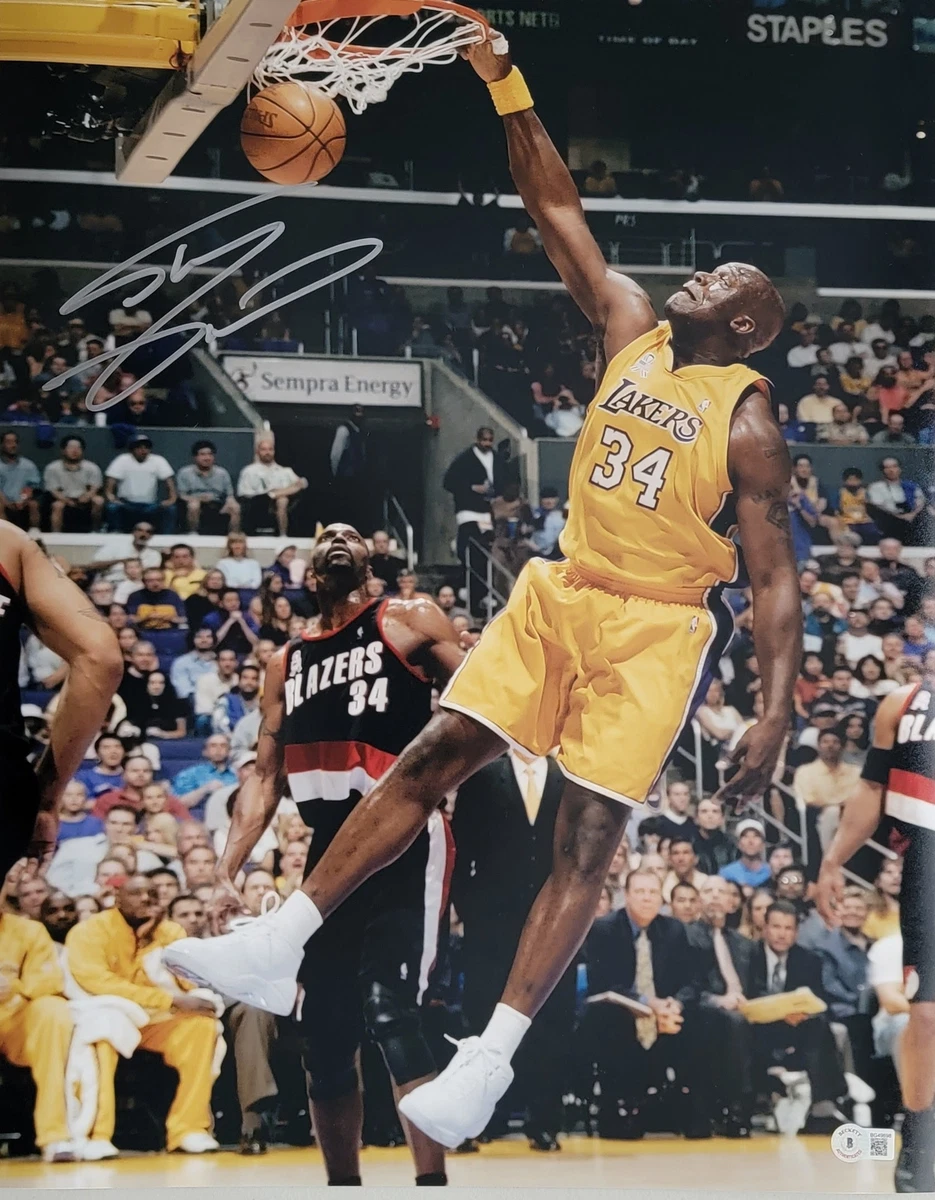 Shaquille O Neal Dunking
