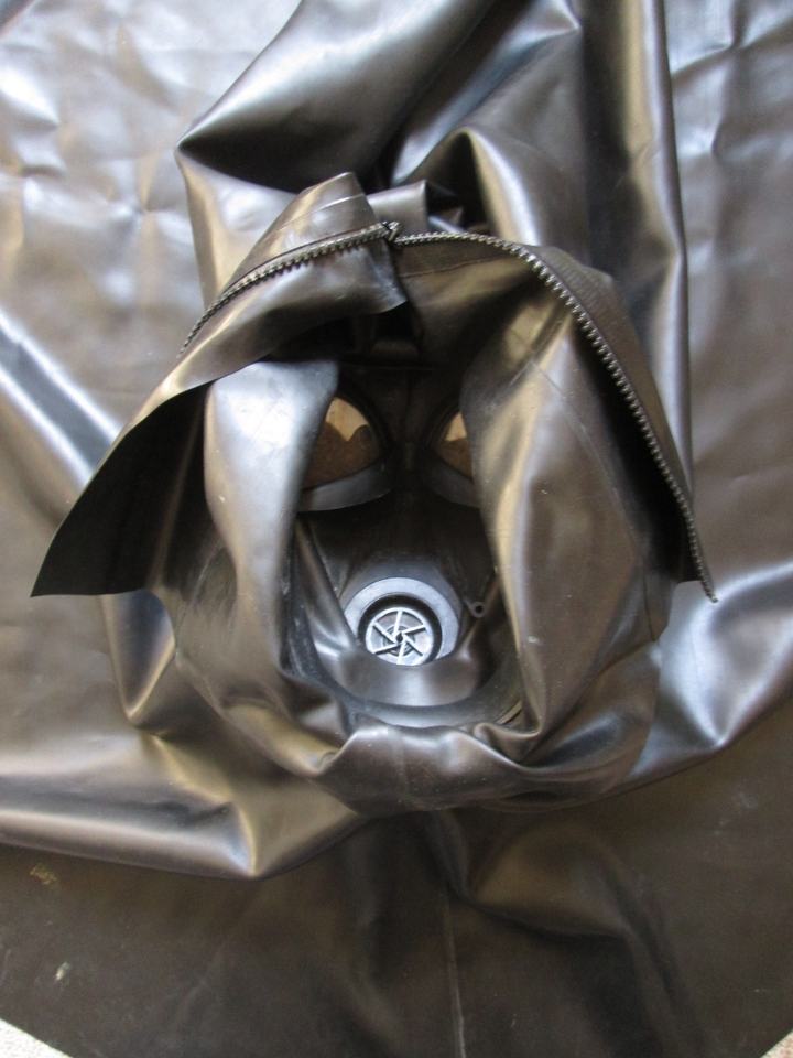 REGULATION Black Rubber Avon S10 Gas Mask with BESPOKE Latex Wimple ...