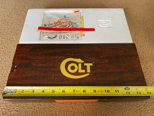 VINTAGE COLT JOHN WAYNE NEW FRONTIER COMMEMORATIVE BOX | eBay