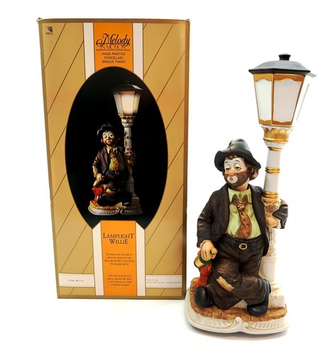 Melody in Motion LAMPLIGHT WILLIE Hobo Waco Music Box ~ STANDING ON THE ...