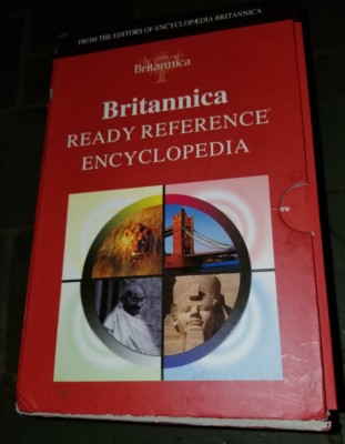 Ready reference soft back Encyclopedia Britannica Set of 10 Books box ...