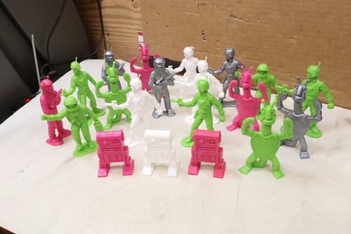 1970 Tim Mee Galaxy Laser Space Team Astronauts Aliens Plastic Figures ...