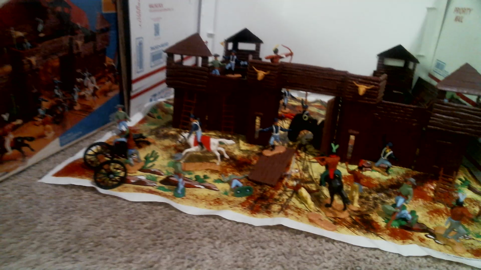 Aurora Attack on Fort Geronimo # 4959845 set plus accessories | eBay