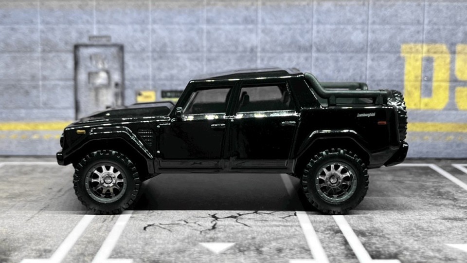 CUSTOM Lamborghini LM002 • Chrome Wheels • 2025 Hot Wheels • Fast ...