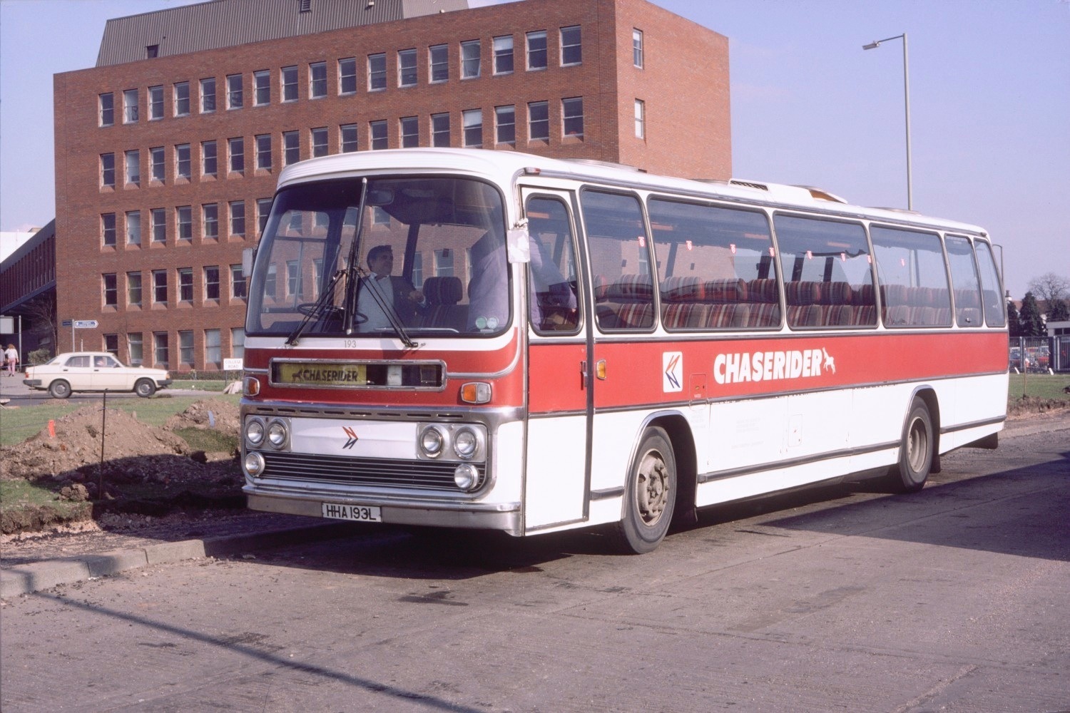 MIDLAND RED CHASERIDER HHA193L 6x4 Bus Photo | eBay