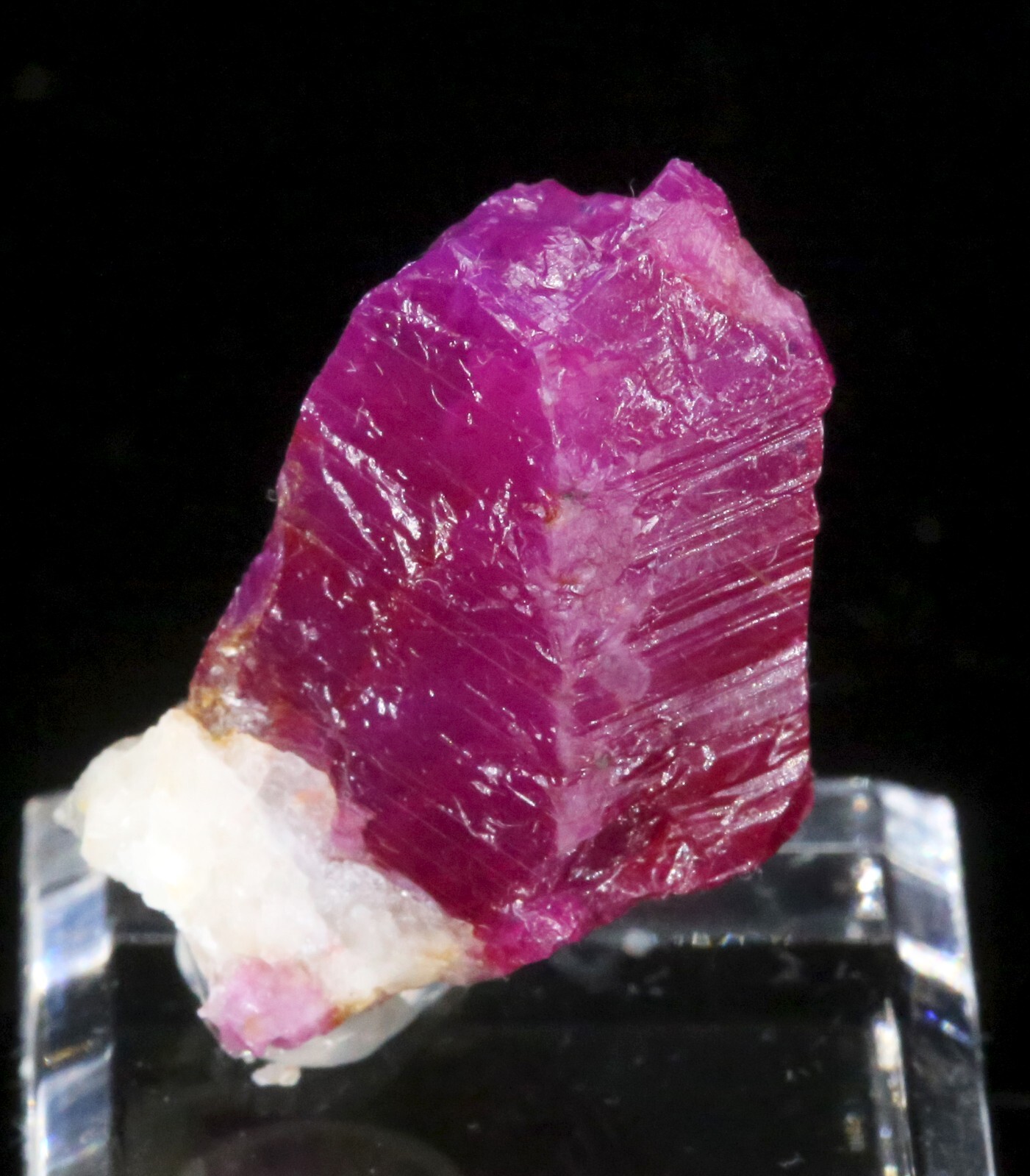 Superb, Sharp, Bright Red Ruby Crystal on Matrix T/N - Jegdalek ...