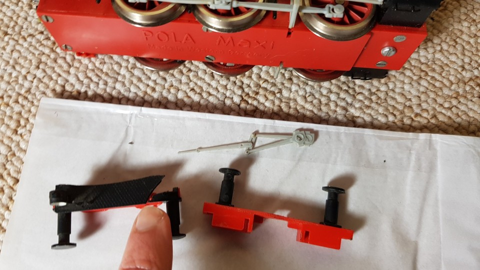 Pola maxi tank locomotive missing parts but running O gauge model ...