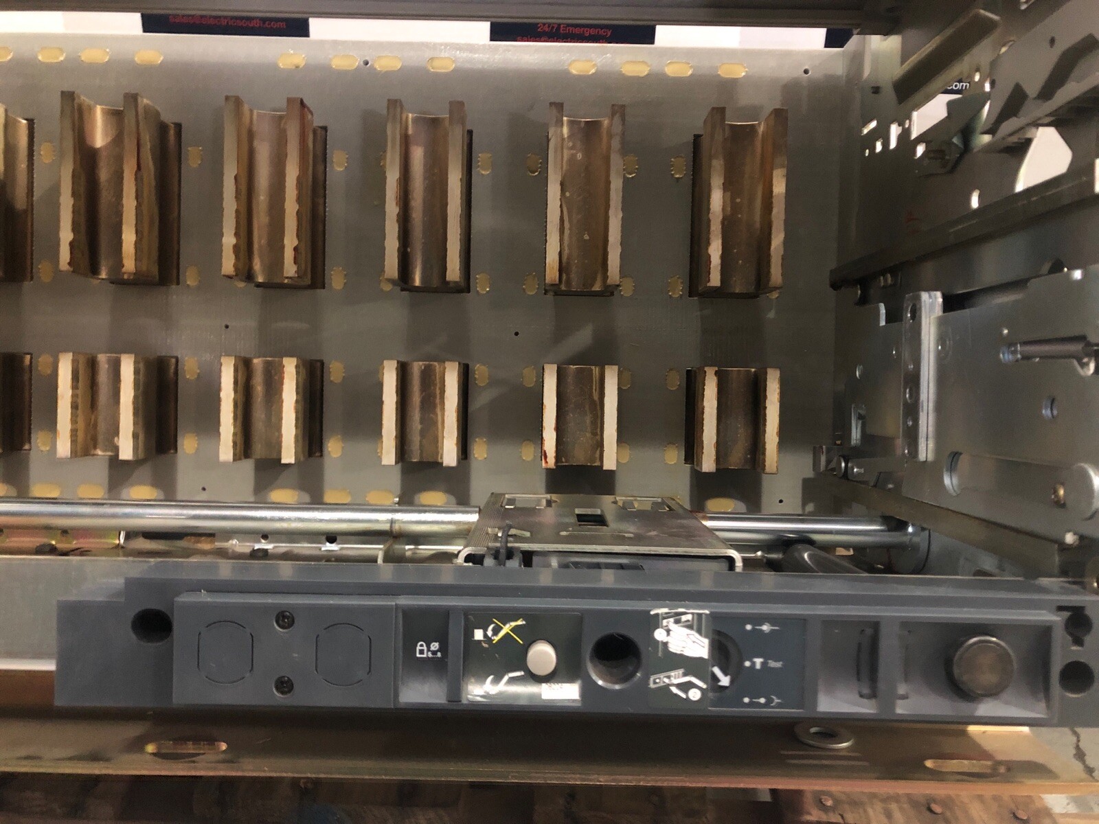 Square D Masterpact Breaker 4000 Amp Cradle Chassis CYATGG9AXCABXXXFXH ...