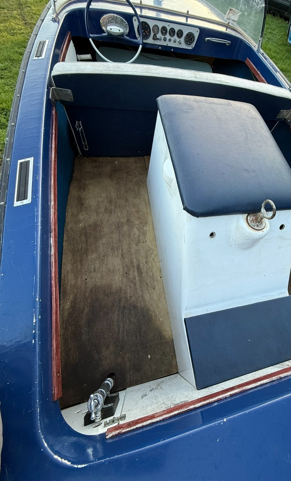 CLASSIC 1960'S DOWTY MARINE TURBOCRAFT JET SPEED BOAT & TRAILER-6 ...