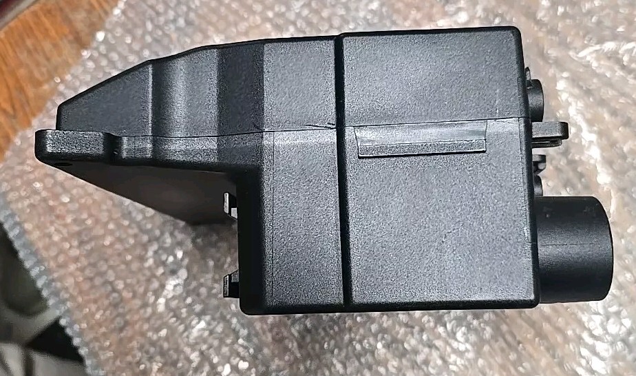 Linak Invacare Control Box Junction Box CB09-U041-00 Powers On | eBay