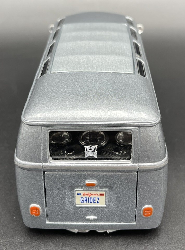 Maisto VW Volkswagen Van Samba T1 Bus Bulli 1:25 Lowrider Custom Shop ...