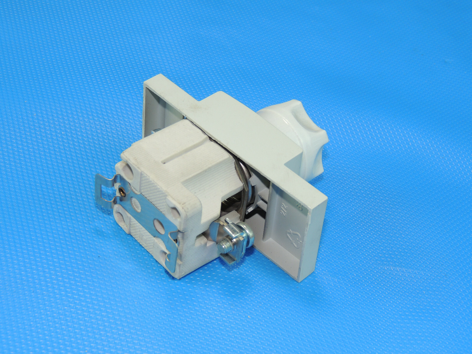 Lindner 685,7 Sicherungssockel Schraubsicherung 2A Schaltschrank | eBay.de