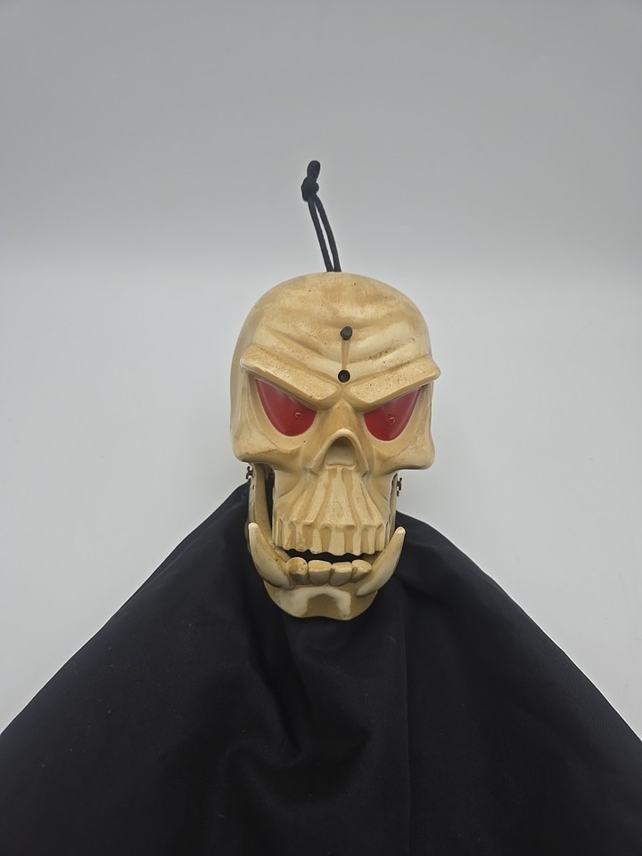 Gemmy Sensor Animated Talking Halloween Skull Reaper SCREAMS Jaw Doesn ...