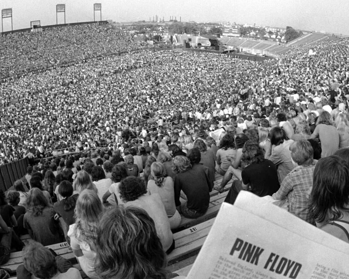 Pink Floyd - 1975 Ivor Wynne Stadium (Hamilton Canada), 8x10 B&W Photo ...