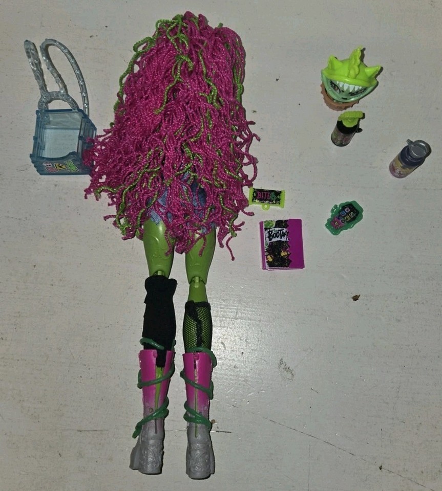 Monster High G3 Venus McFlytrap Core Fashion Doll Gen 3. Unboxed All Accessories | eBay
