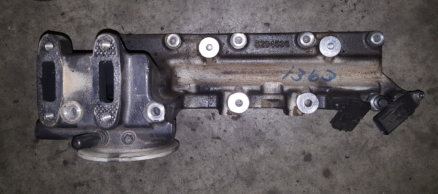 CUMMINS QSB4.5 130 INTAKE MANIFOLD COVER 5294596 | eBay