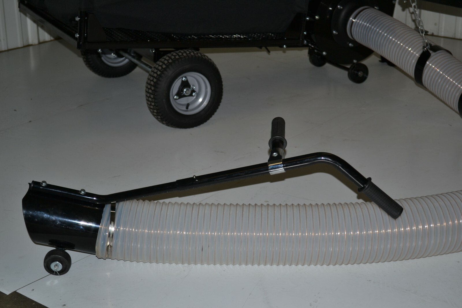 Trac Vac 477 Lawn Mower Bagger Vacuum Pull Behind 7 hp Leaf Folding ...