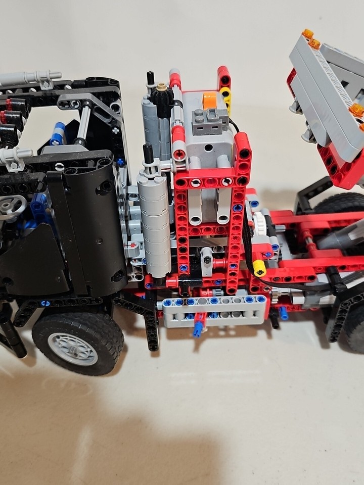 LEGO TECHNIC: Logging Truck (9397) Retired 96% Complete 5702014837515 ...