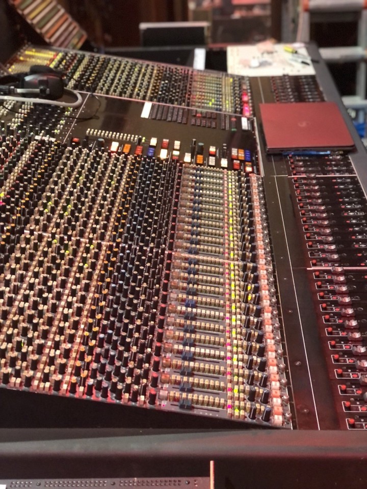 NEVE VR LEGEND 36 CHANNEL RECORDING / MIXING CONSOLE | eBay