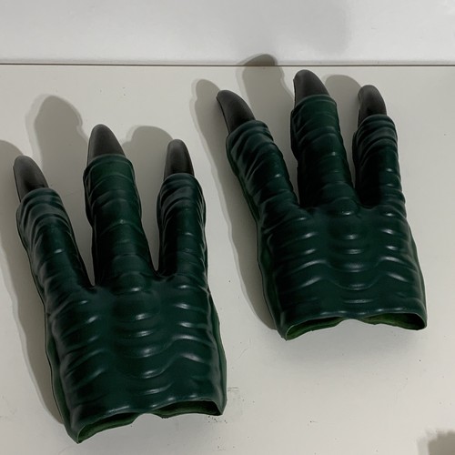Jurassic World JW Velociraptor Raptor Green Claws Hands Costume Cosplay ...