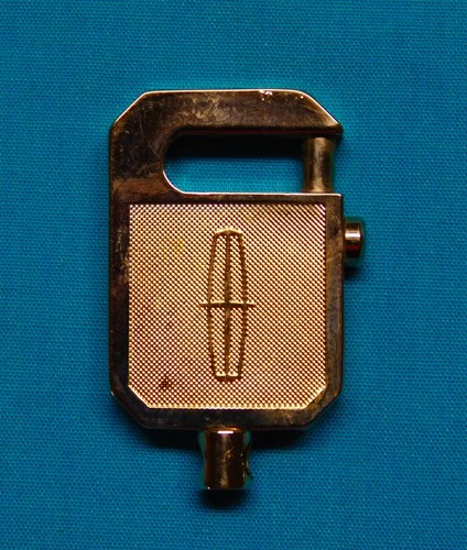 VINTAGE LINCOLN KEY FOR EMBLEM SILVER/GOLD AUTO CAR | eBay Australia