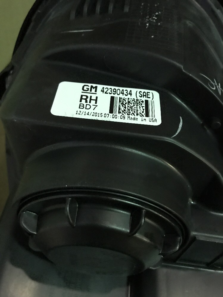 42390434 New OEM GM 2012-16 Chev Sonic Right Headlamp (without dust ...