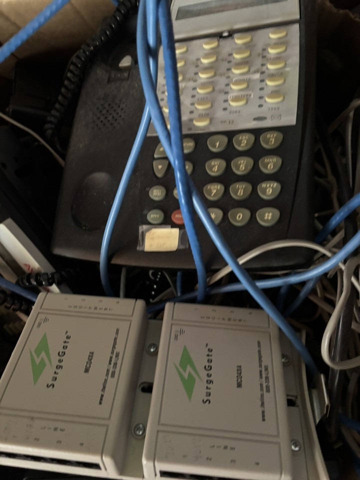 Avaya Partner ACS with Phone system Lot 13 phones UNTESTED Local Pickup ...