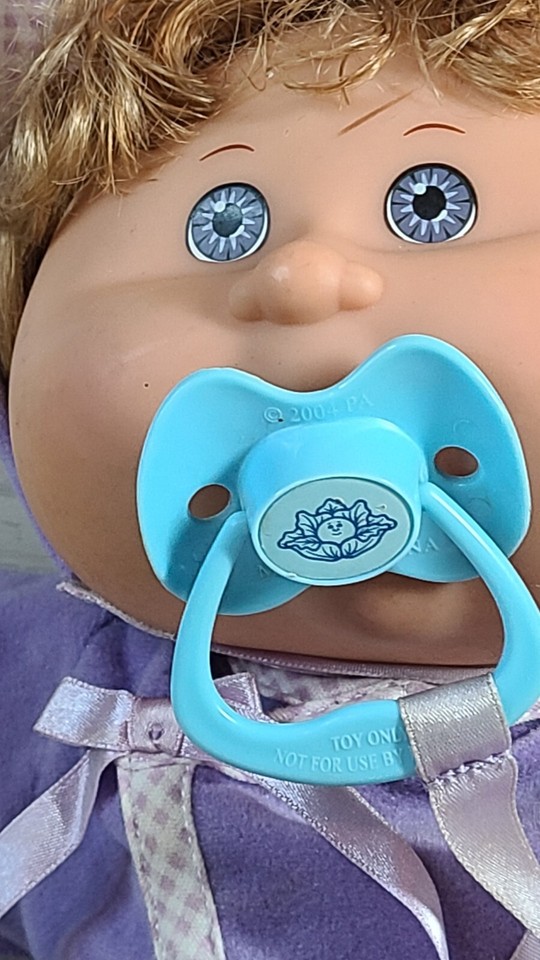 Cabbage Patch Kids Babies Girl With Pacifier-Play Along 2005 | eBay