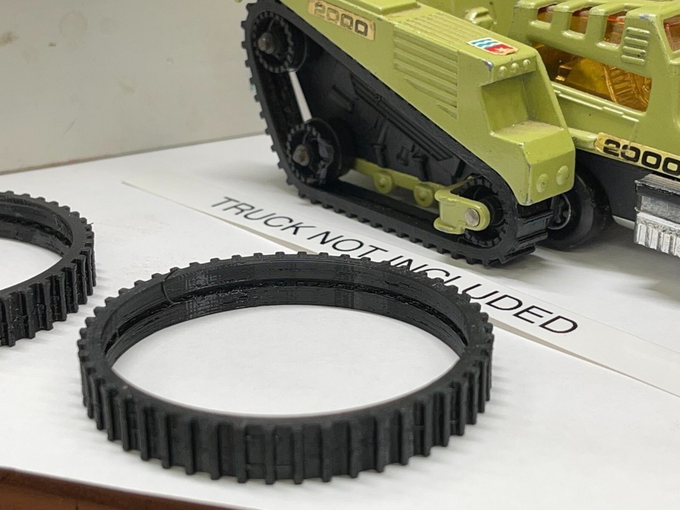 1 pair of new tracks for MATCHBOX ADVENTURE 2000 RAIDER COMMANDER K ...