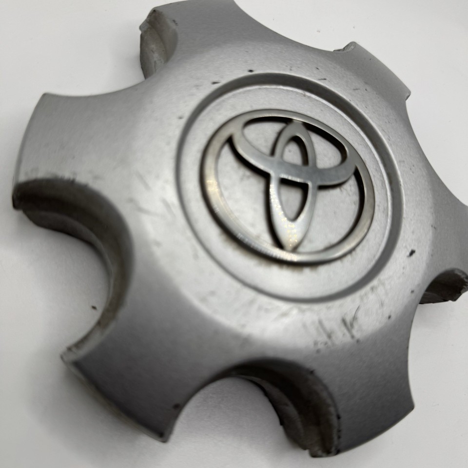 42603-AD060 OEM Toyota Tacoma Silver 5-spoke Wheel Center Cap 2005-2015 ...
