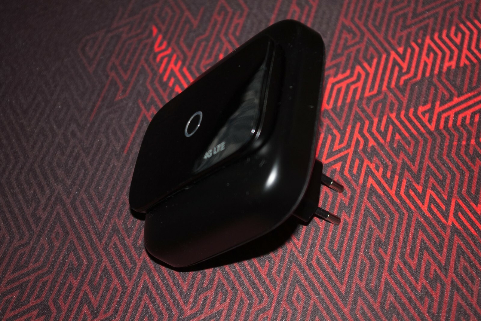 POCKET CUBE - WindTre - Modem / Router WI-Fi PORTATILE - UMTS 4G LTE ...