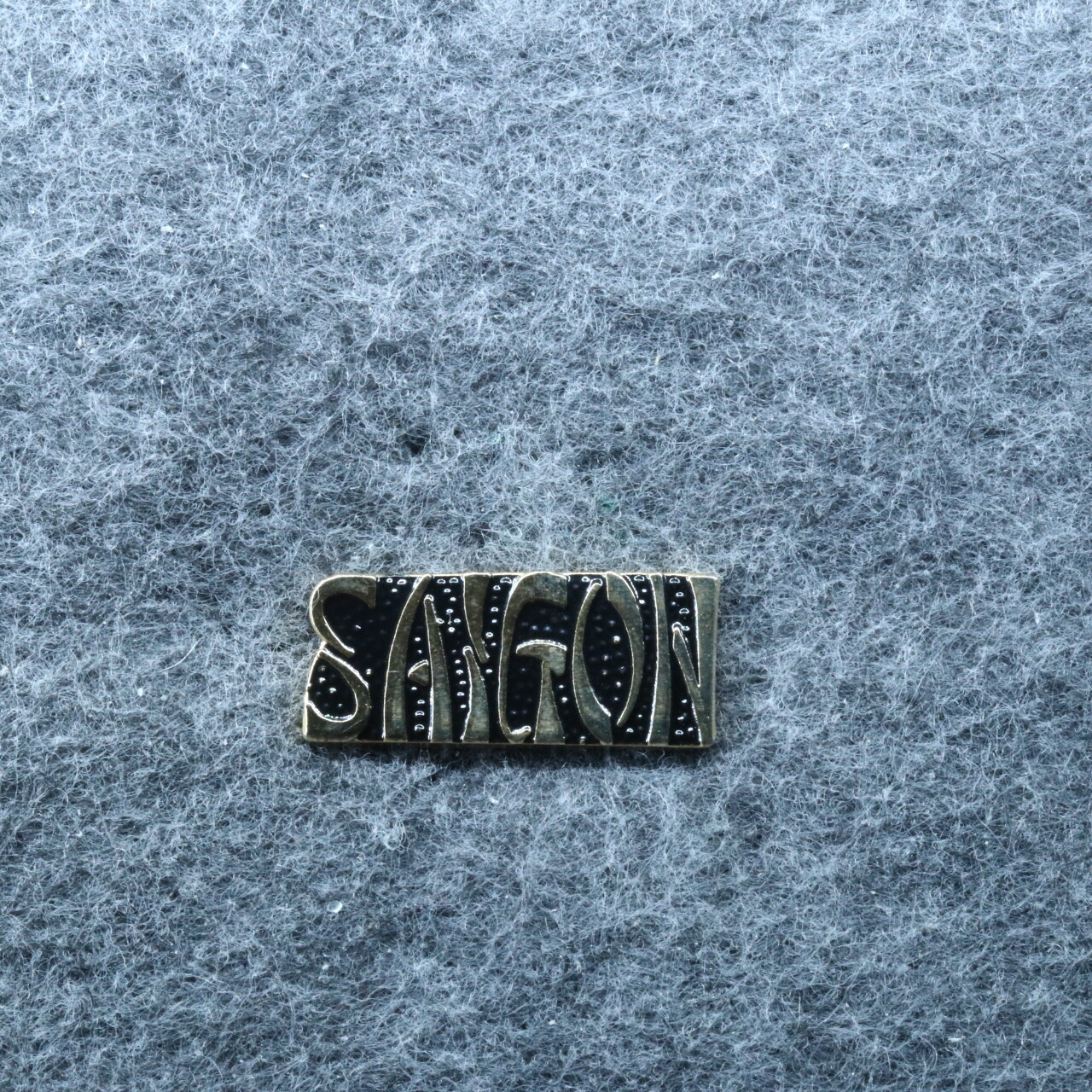 Military Hat Pin: Saigon Script Pin [1-1/8"] | eBay