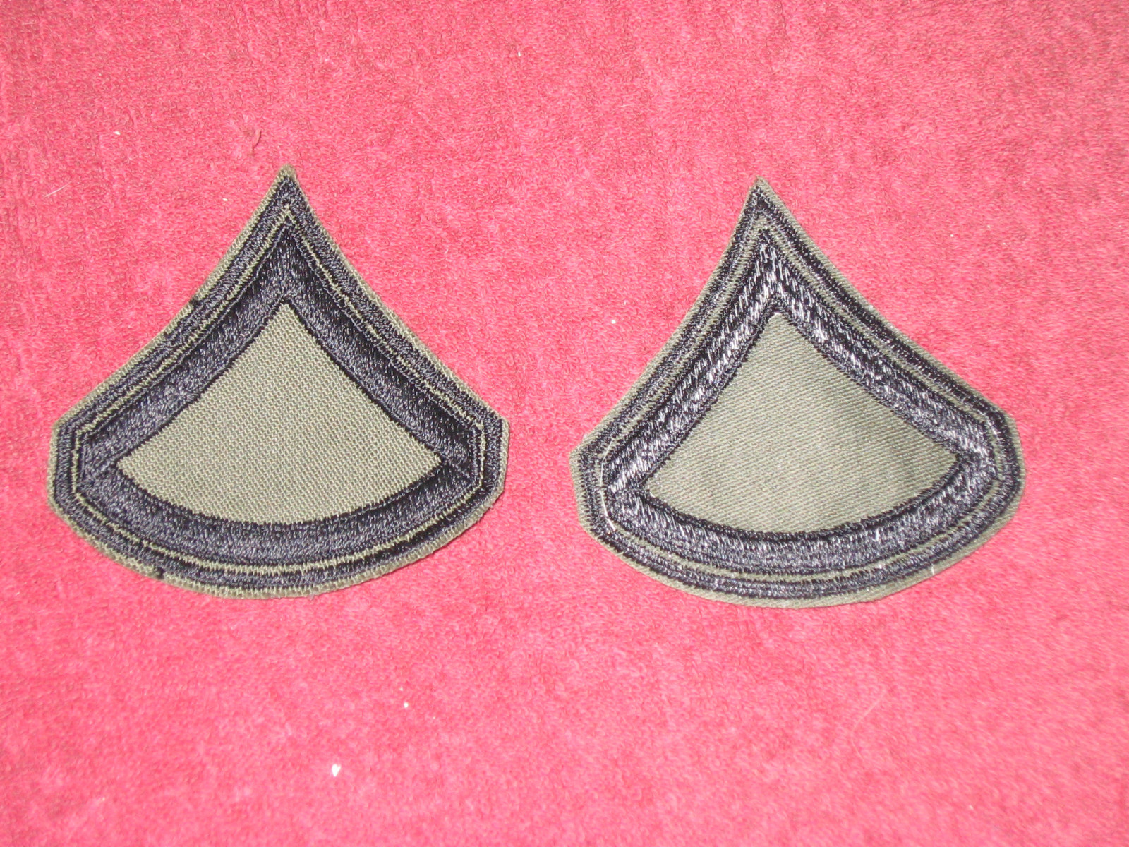 1 PR. ORIG VIETNAM ERA SUBDUED PRIVATE 1st. CLASS (PFC) RANK / PATCHES ...