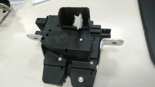 SERRURE COFFRE -- Mercedes-Benz 2020 A4477401900 #202801 | eBay